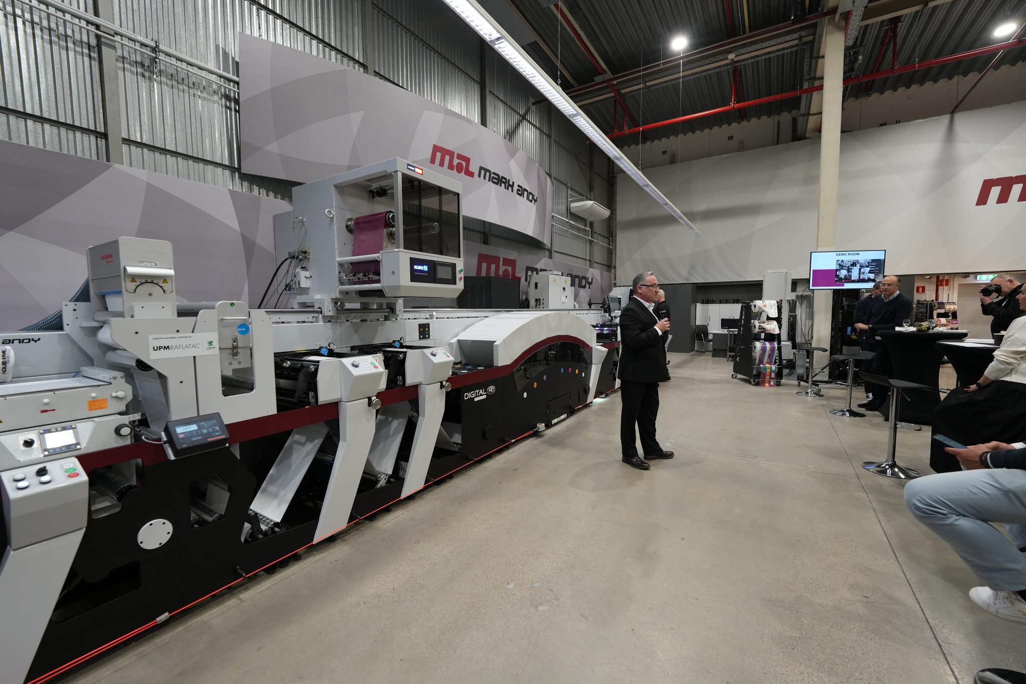 Mark Andy Europe hosts technology update for trade media